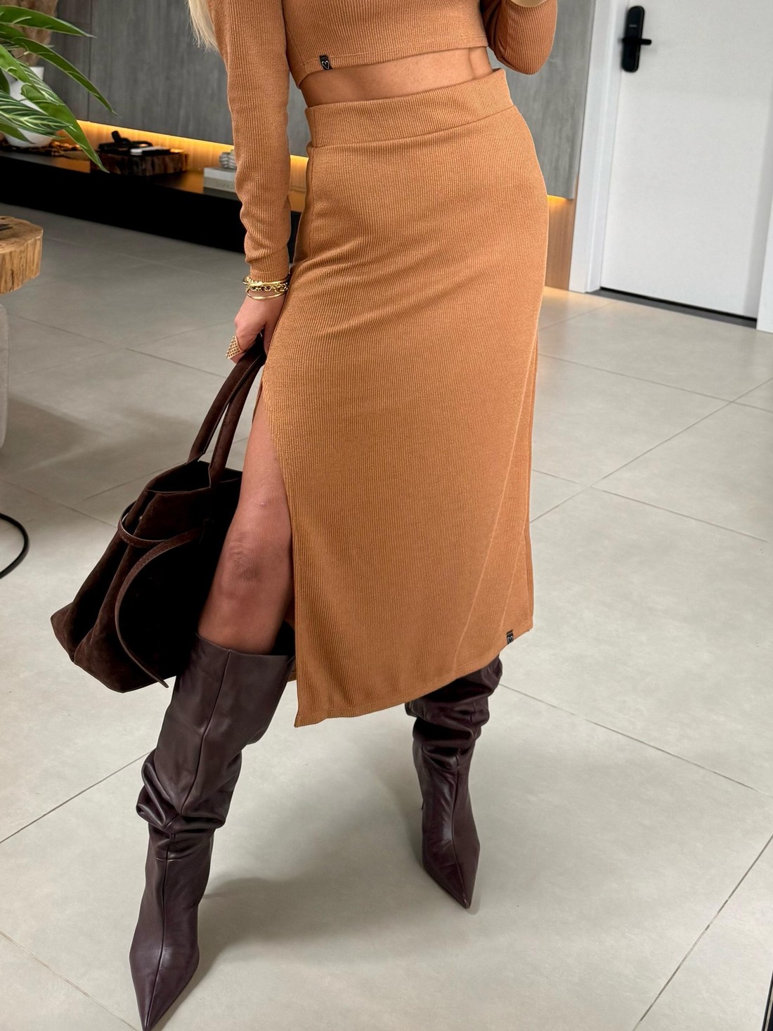 Saia Vivian Camel A.M.Ô Brand - As melhores peças com qualidade você só ...