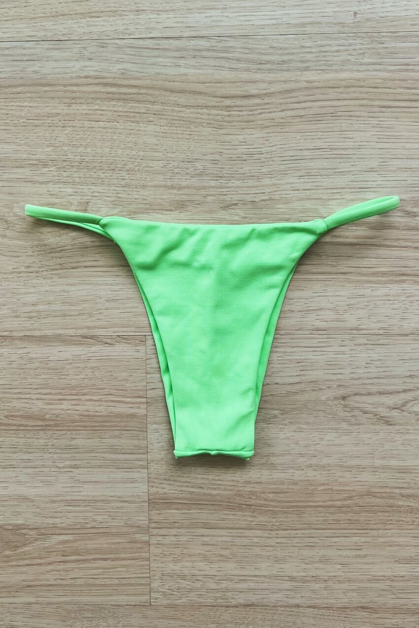 Calcinha Carly | Biquíni Fixo Confortável e Moderno - Semi Fio Duplo