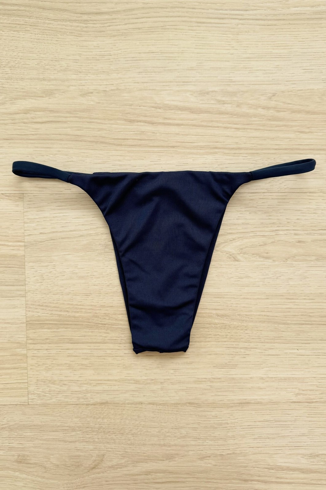 Calcinha Carly | Biquíni Fixo Confortável e Moderno - Semi Fio Duplo