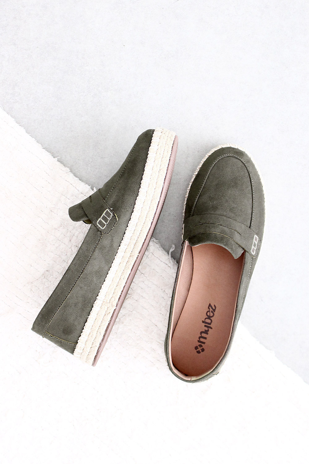 Alpargata Mybez Tayla em Camurça – Solado em Corda 2cm e Conforto