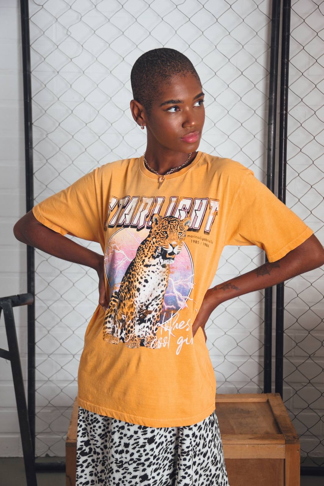 T-SHIRT BOYFRIEND AMARELA STARLIGHT Marina&Gabriella - Roupas Femininas ...