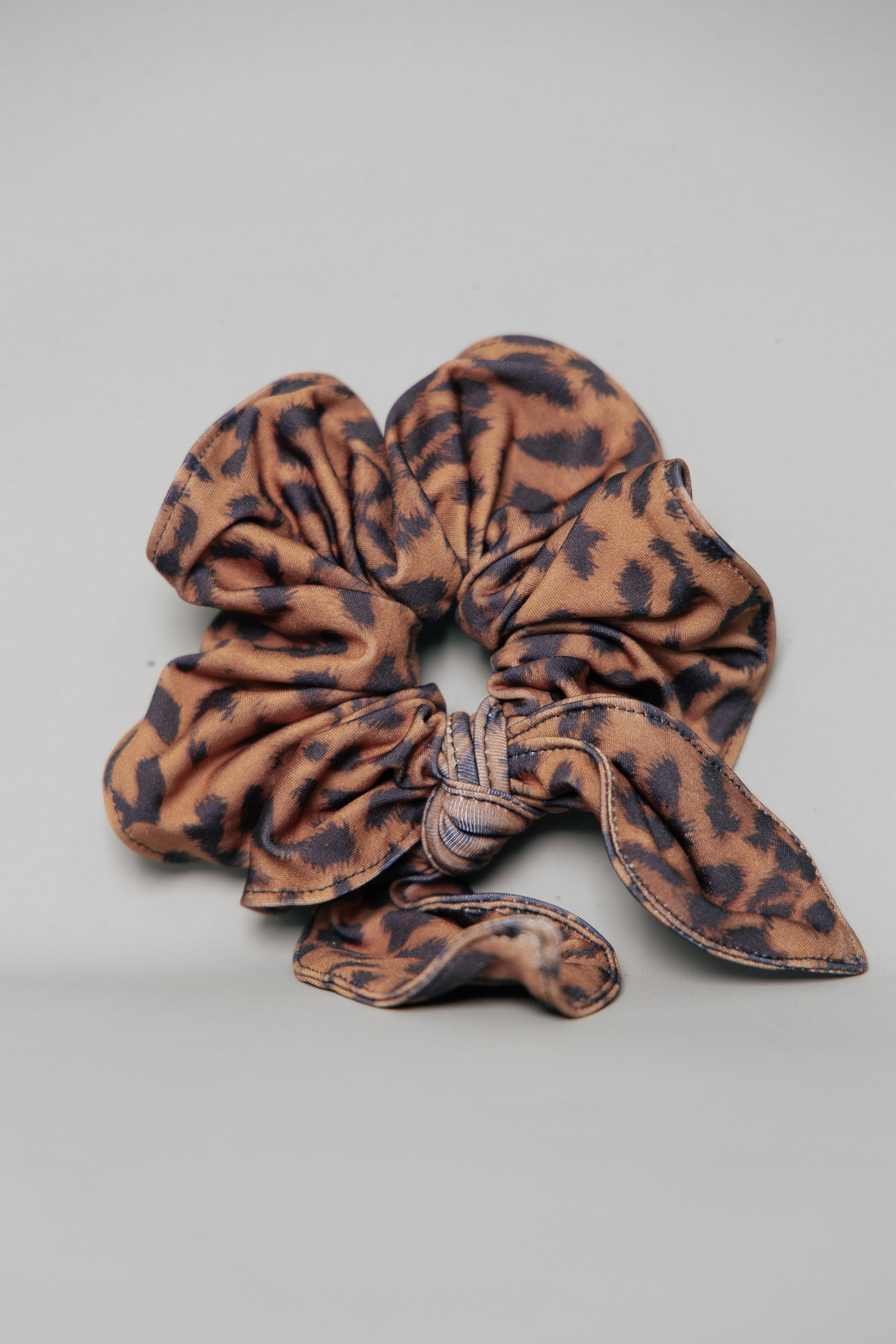 SCRUNCHIE ONCINHA Marina&Gabriella - Roupas Femininas - Loja Online Oficial