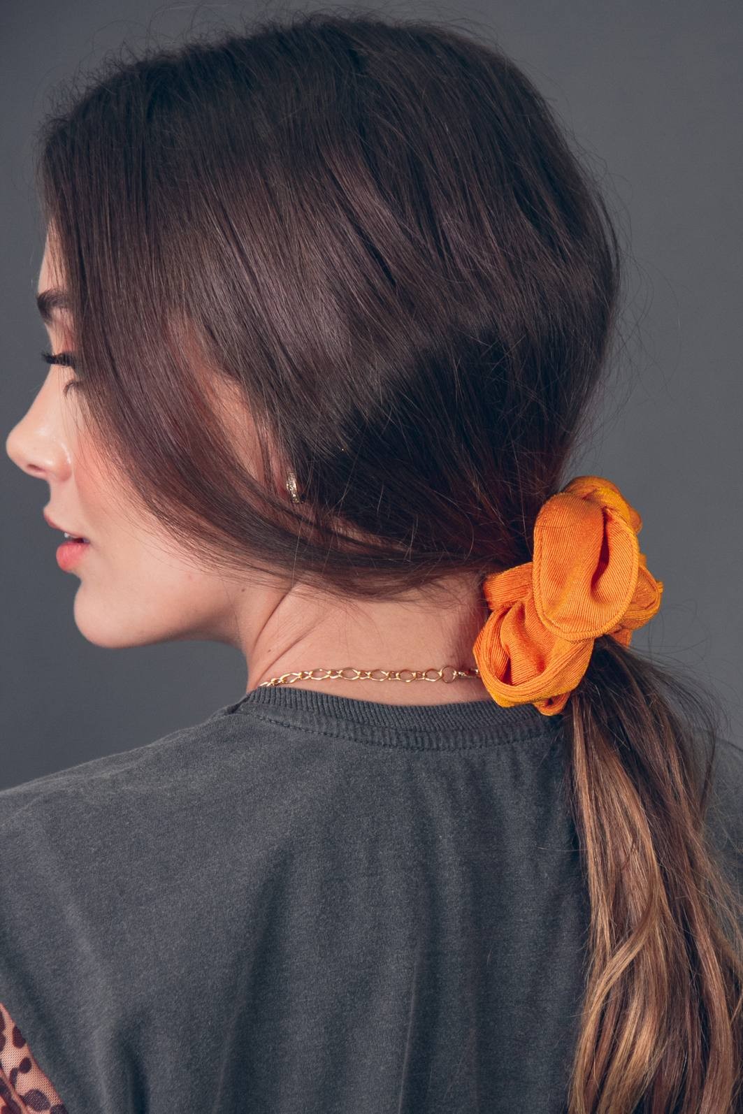 SCRUNCHIE LARANJA Marina&Gabriella - Roupas Femininas - Loja Online Oficial