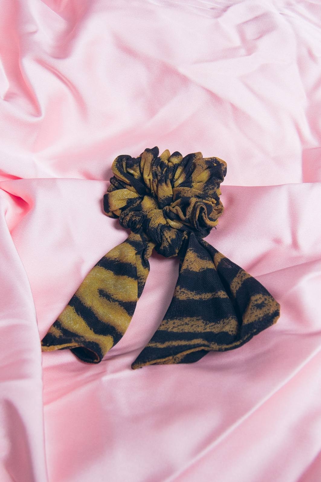 SCRUNCHIE TULE TIGRE Marina&Gabriella - Roupas Femininas - Loja Online Oficial